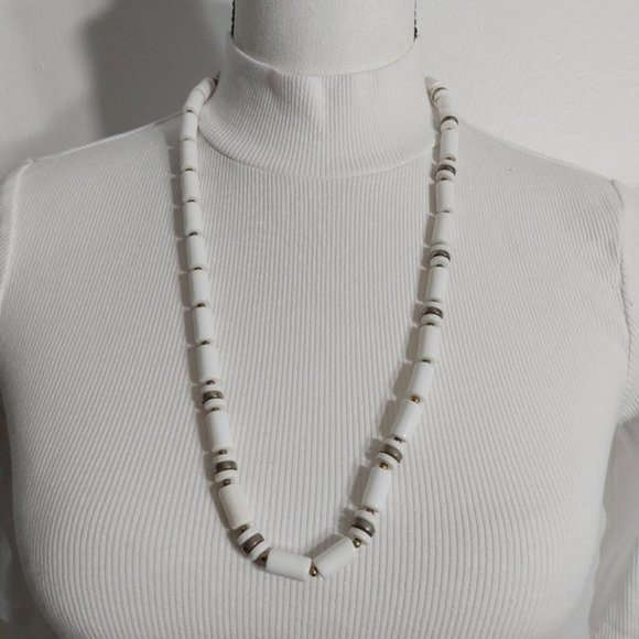 Vintage | Jewelry | Vintage White Resin Flapper Necklace With Screw ...